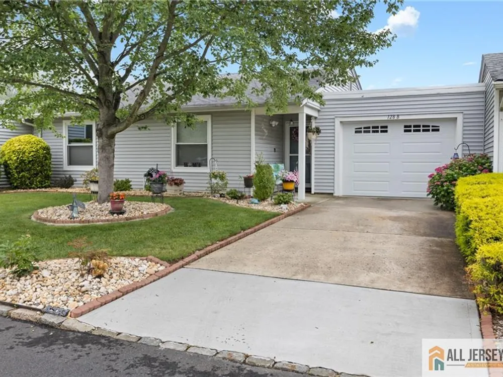 128 Balsam Plz 128b, Monroe, Nj 08831 | Clearbrook | 55+ Home For Sale