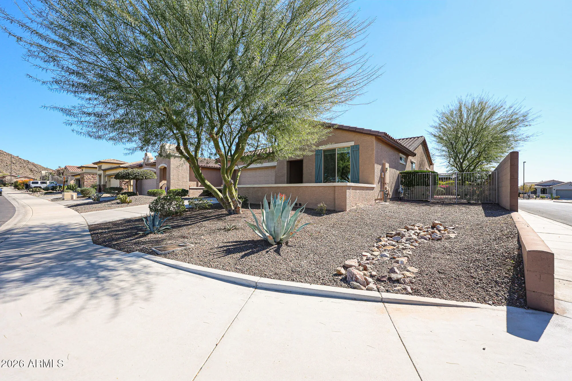 17555 W GLENHAVEN DR, GOODYEAR, AZ 85338 | CantaMia at Estrella | 55 ...
